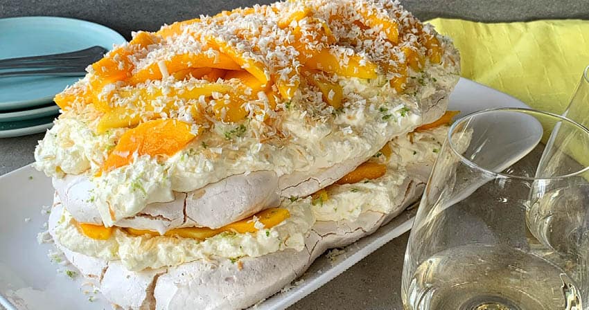 Mango Pavlova a Kiwi Classic • VJ cooks