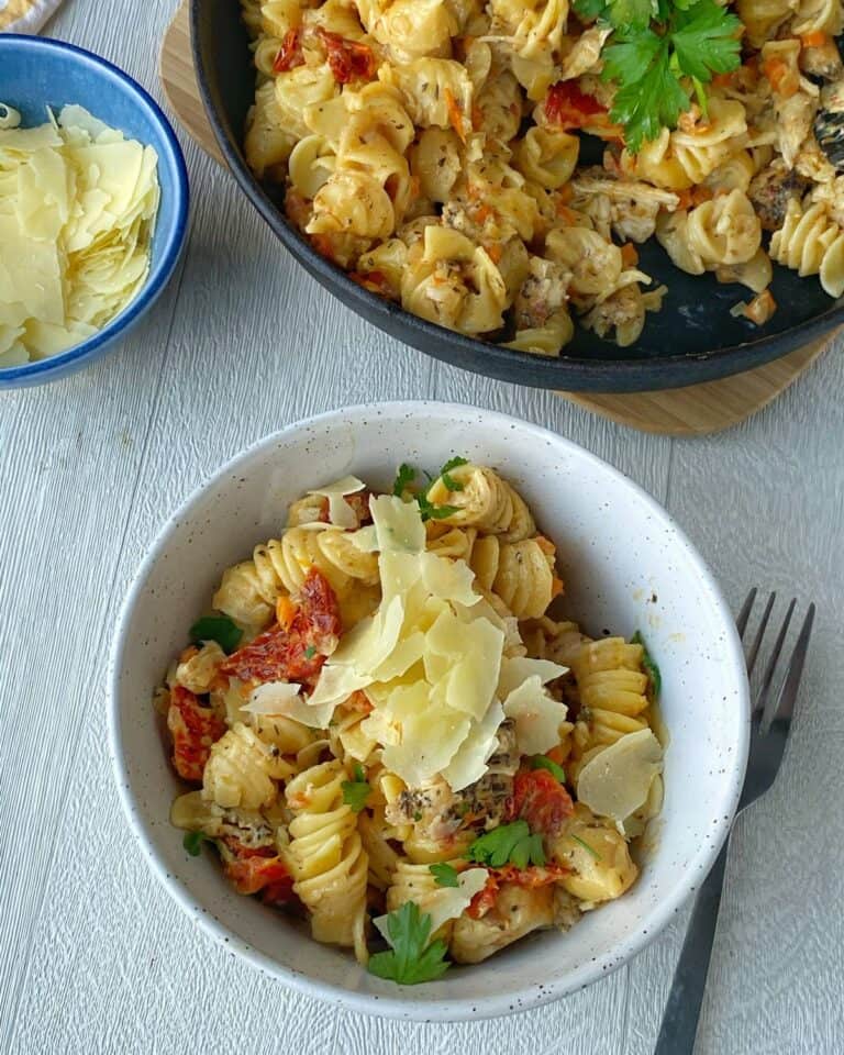 Cheesy Chicken Pasta - VJ Cooks