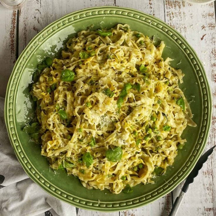 Courgette, Lemon and Garlic Pasta - VJ Cooks