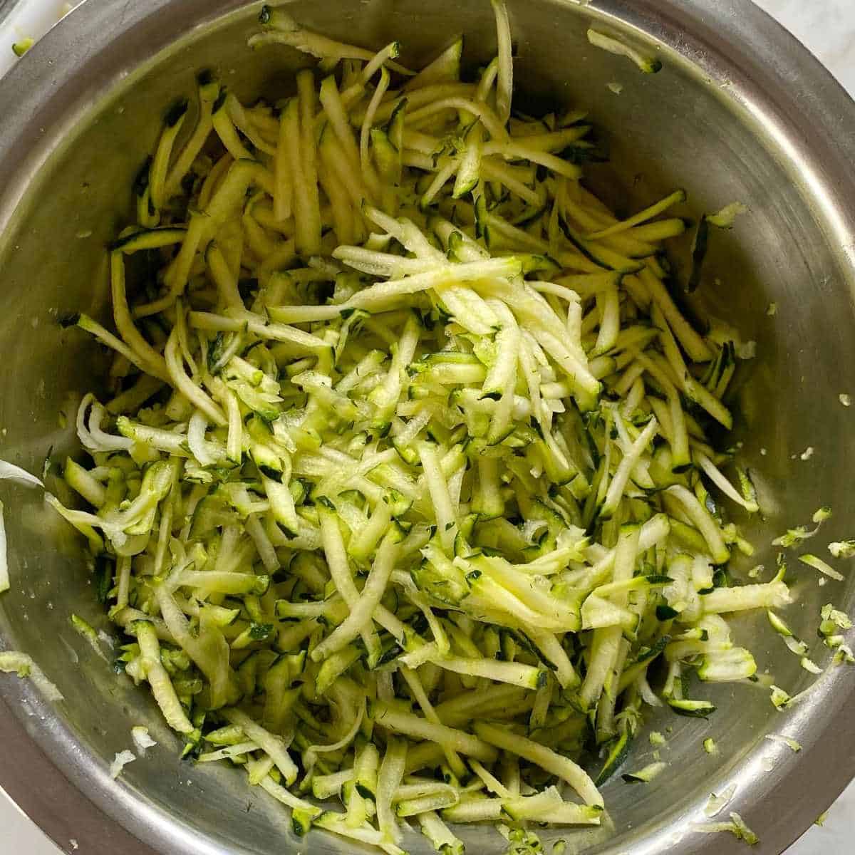 Courgette, Lemon and Garlic Pasta - VJ Cooks