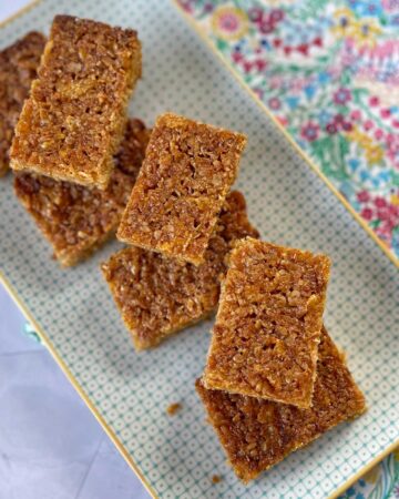 Crispy Cornflake Slice - VJ Cooks
