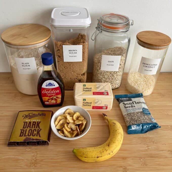 Banana and Dark Chocolate Bumper Bars - VJ Cooks